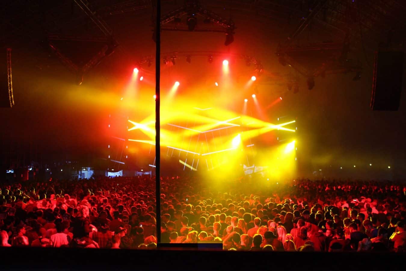 Creamfields 2016 Stealth LED Triangles - Vortex Events Ltd