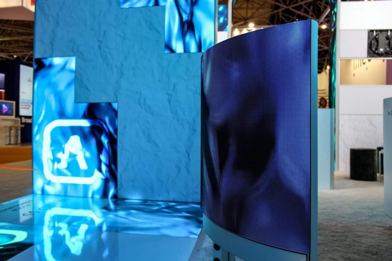 Aluvision Hi-LED 55 - Creative Screen Hire - Next Generation LED Panel